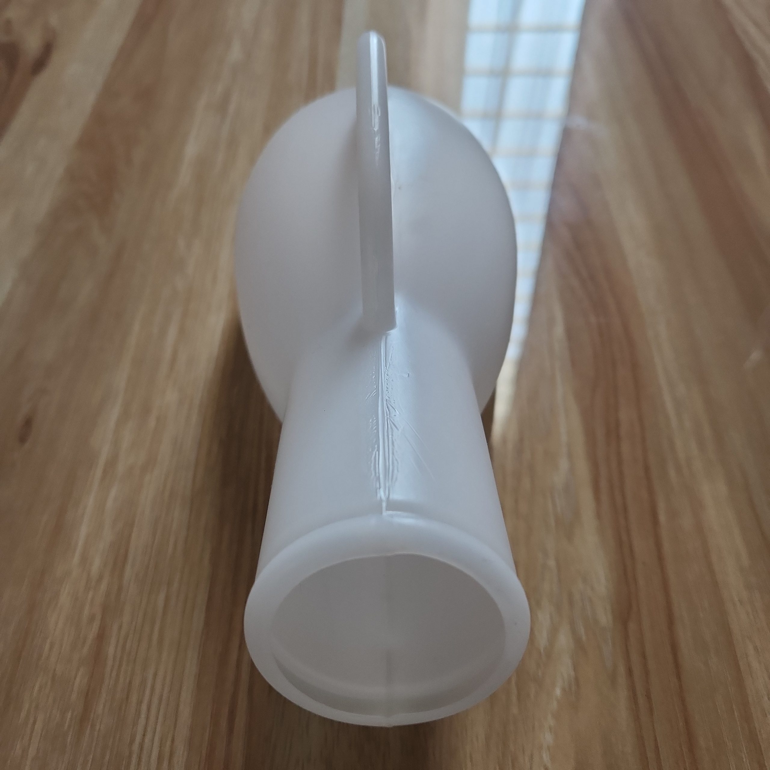 Urinal plastik / alat bantu kencing laki laki dan perempuan | Alat ...